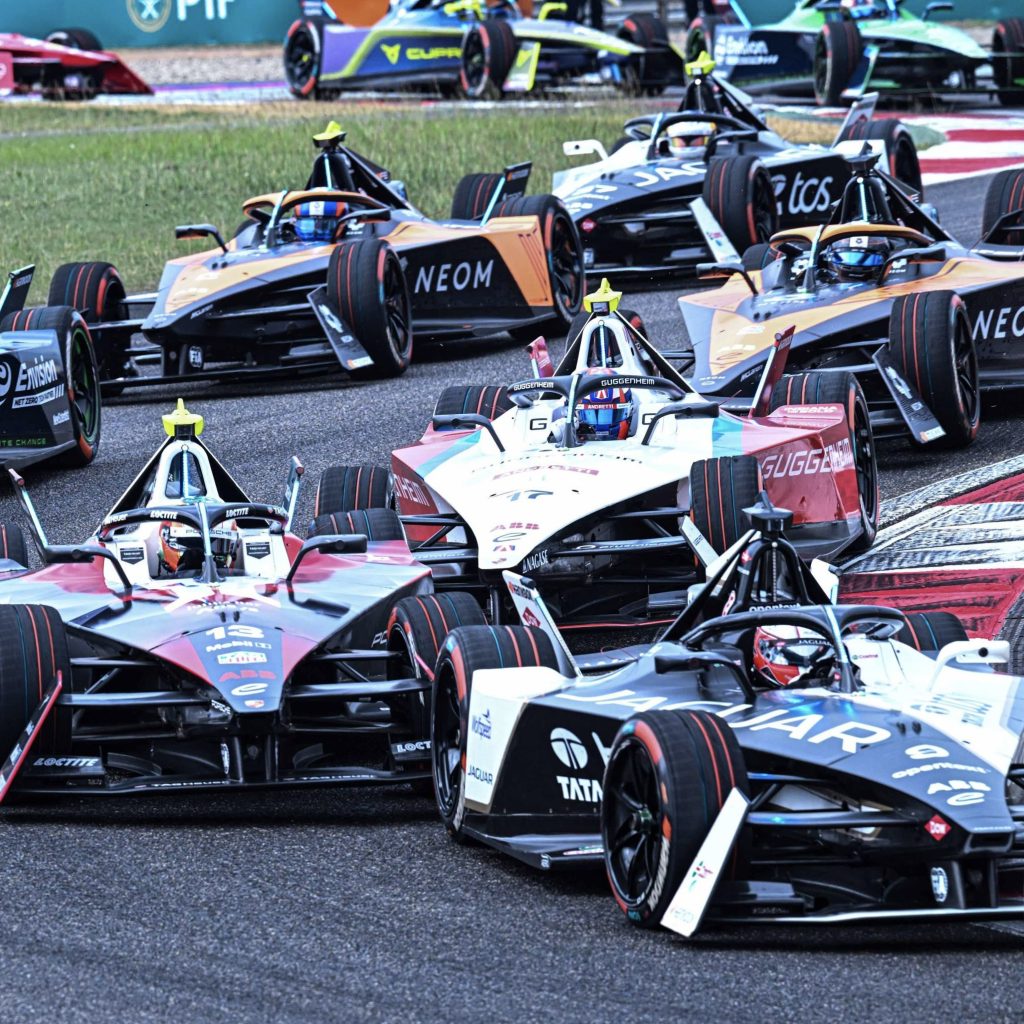 4年ぶりの中国開催 本格的サーキットで体感した「フォーミュラE」真の迫力 | PARCFERME（パルクフェルメ）